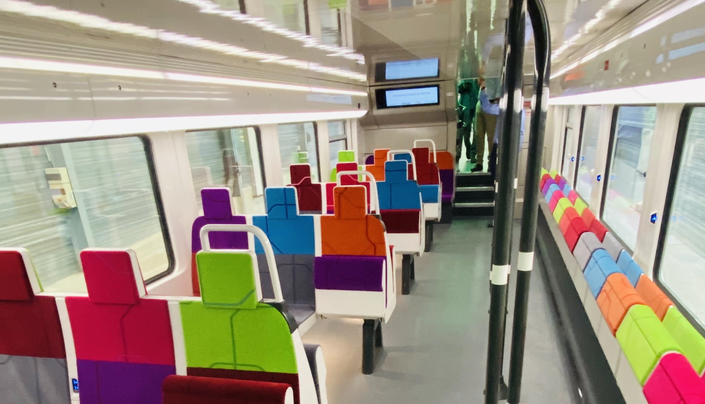 On a visité le RER E du futur 🚀
